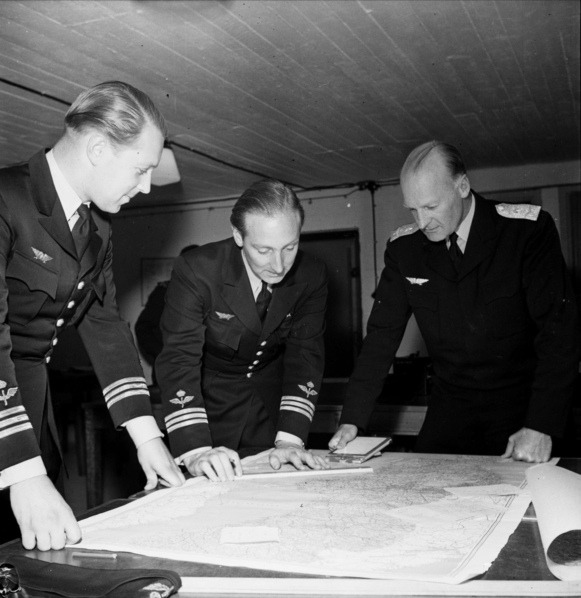 Flygeskader har övning, F 16 Upplands Flygflottilj, Ärna, Uppsala 1948 ...