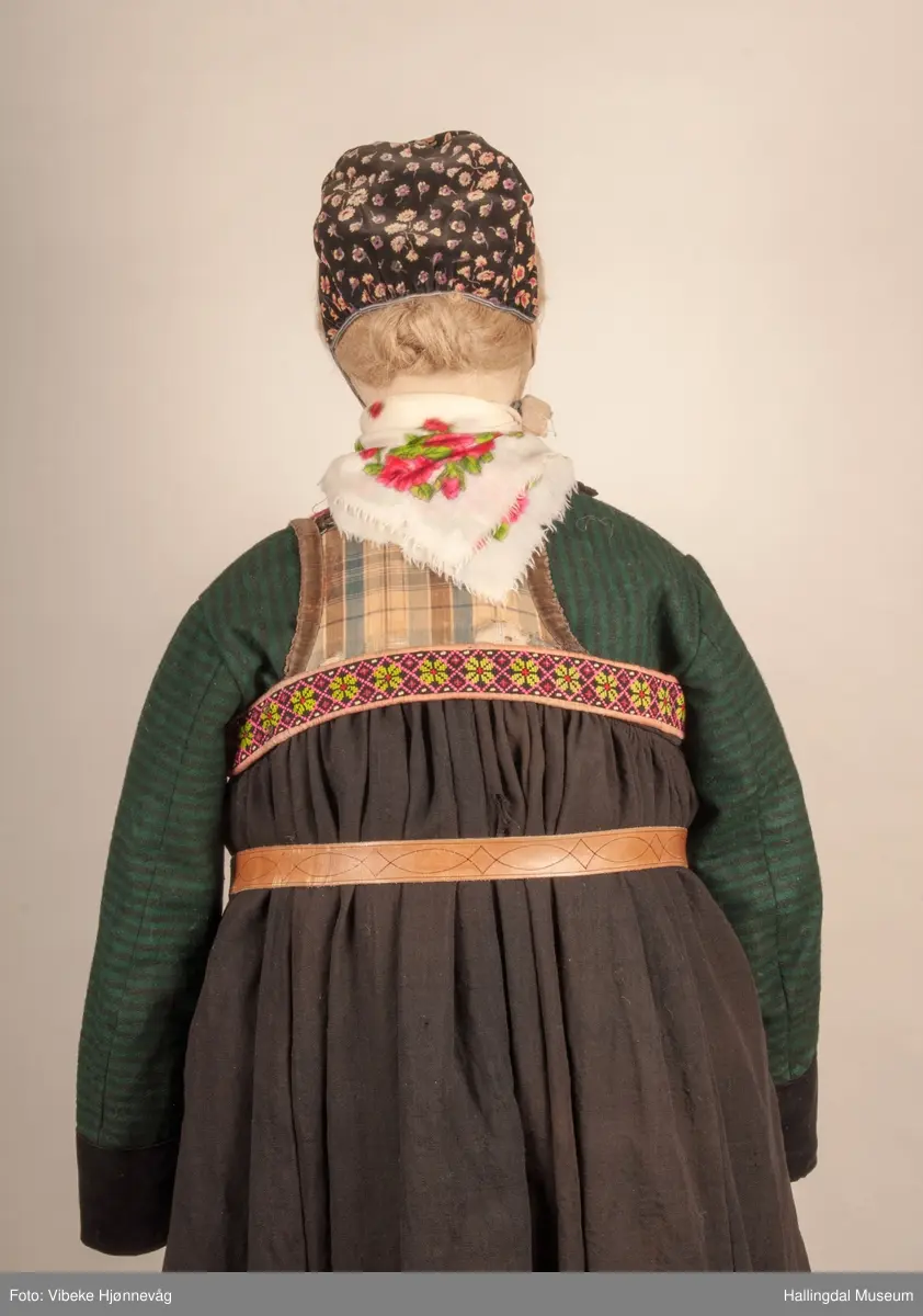 Bunad - Hallingdal Museum / DigitaltMuseum