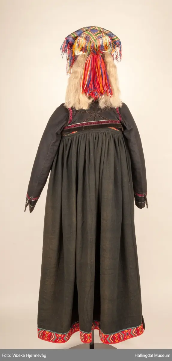 Bunad - Hallingdal Museum / DigitaltMuseum