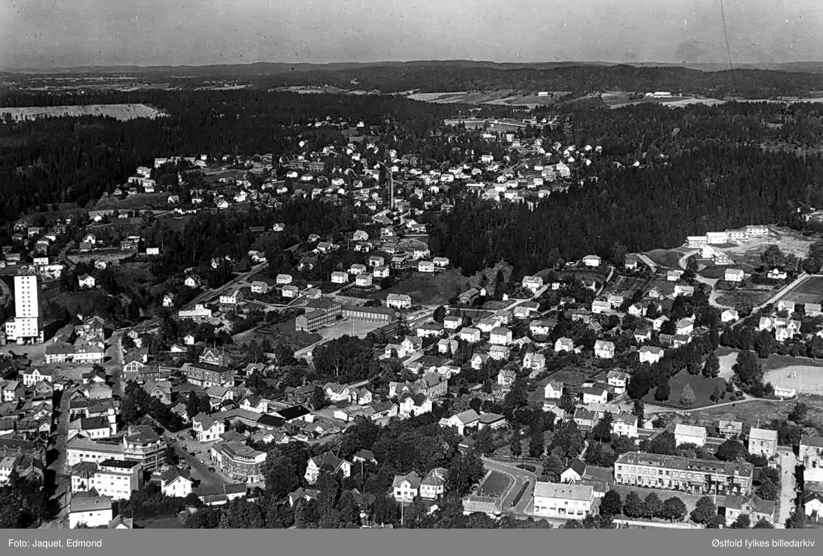 Oversiktsbilde fra fra Mysen sentrum i Eidsberg, flyfoto 21. september ...