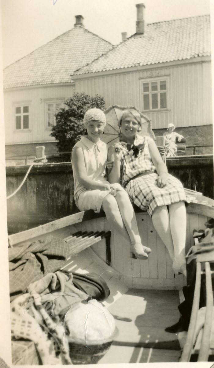 Klokkerholmen, Sandøya, Marie-Louise Christiansen, Brevik apotek ...