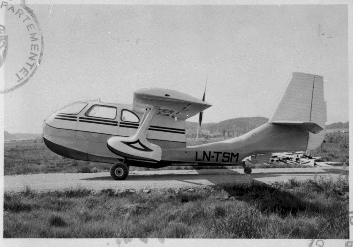 Lufthavn. Ett fly på bakken, Republic RC-3 Seabee - LN-TSM Fra Thor ...