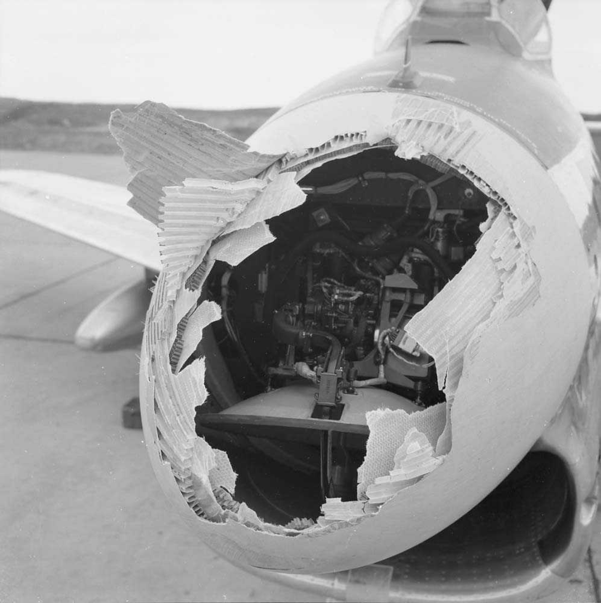 F-86-K Sabre med kjennetegn RI-J etter luftkollisjon. - Norsk ...