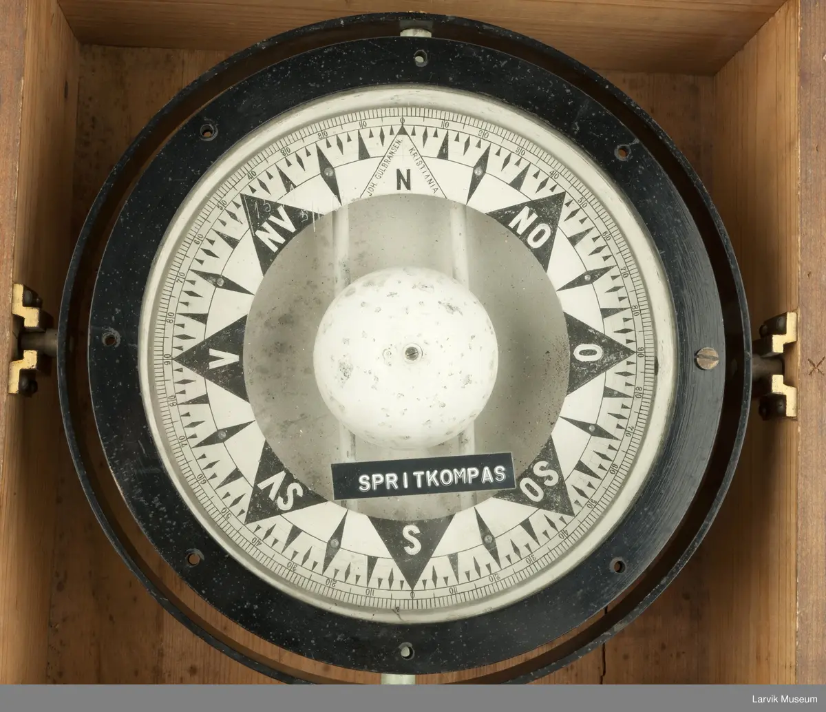 Kompass - Larvik Museum / DigitaltMuseum