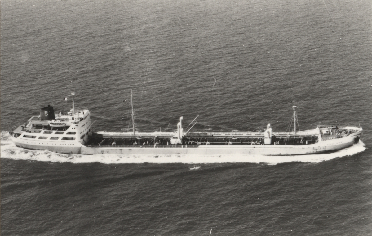 Nr 52 mt SEVEN SKIES. Byggd 1957 på Götaverken som HARRY R. TRAPP, för ...