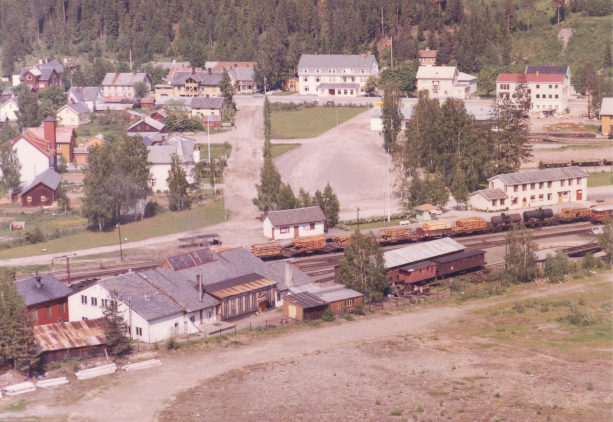Flyfoto Dokka stasjon - Lands Museum / DigitaltMuseum