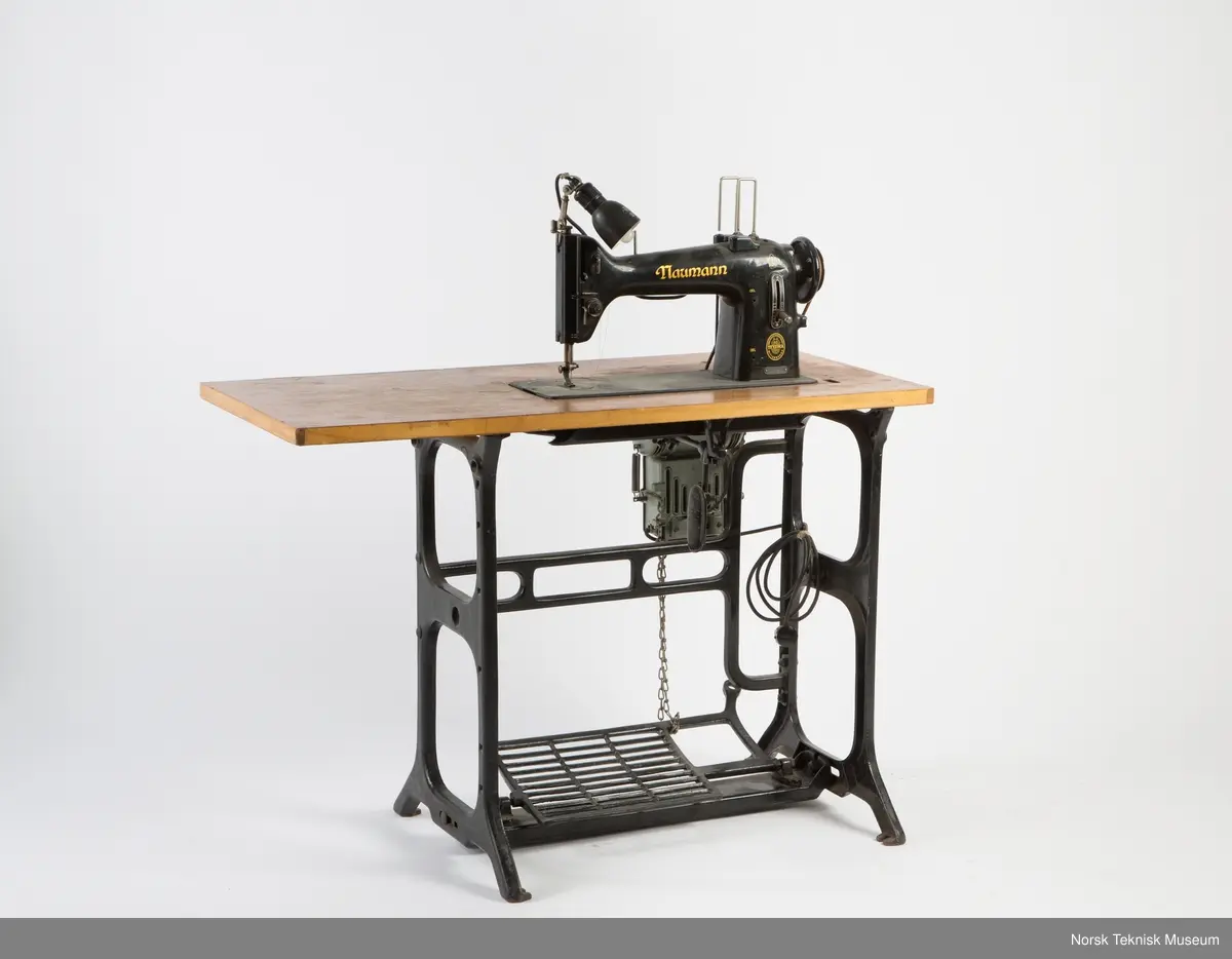 Symaskin - Norsk Teknisk Museum / DigitaltMuseum