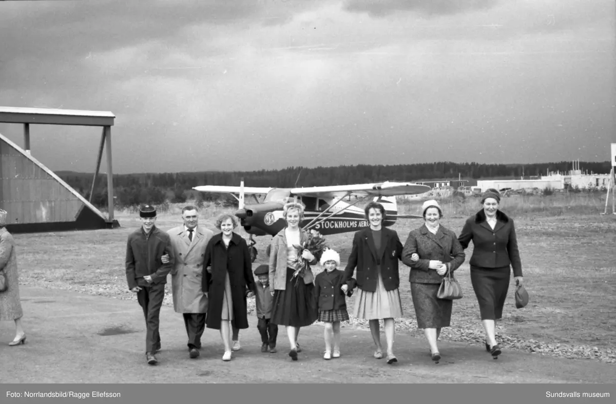 Inger Eriksson, Sveriges yngsta flygarflicka, flög mellan Jönköping och ...