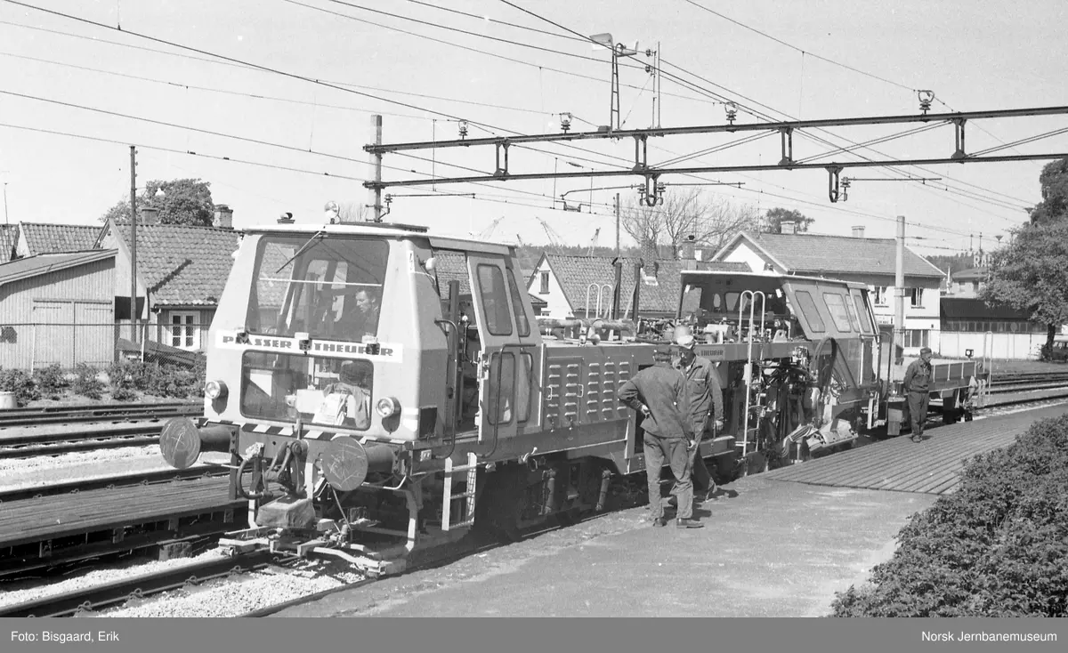 Svillepakkmaskin på Moss stasjon - Norsk Jernbanemuseum / DigitaltMuseum