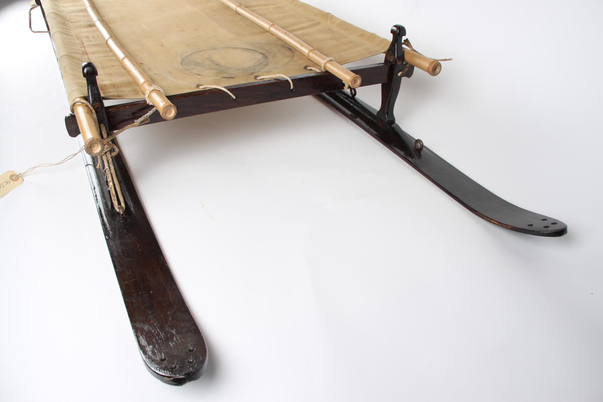 Kjelke - Skimuseet i Holmenkollen / DigitaltMuseum