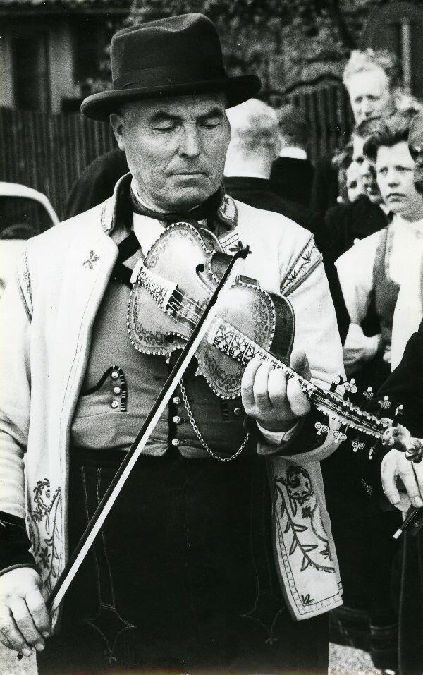 Hallingdansen etter Gullik Kirkevold - Valdresmusea