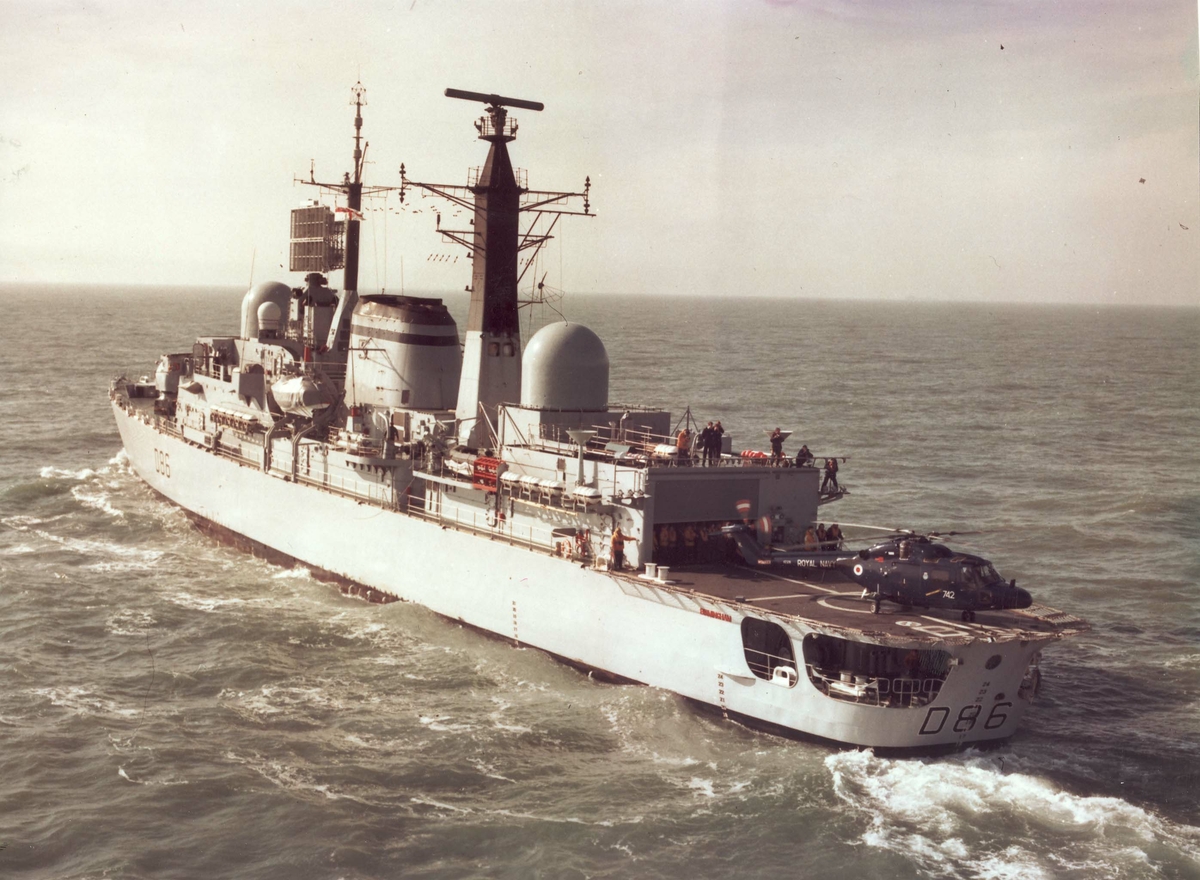 Britisk destroyer HMS "Birmingham". - Forsvarets museer / DigitaltMuseum
