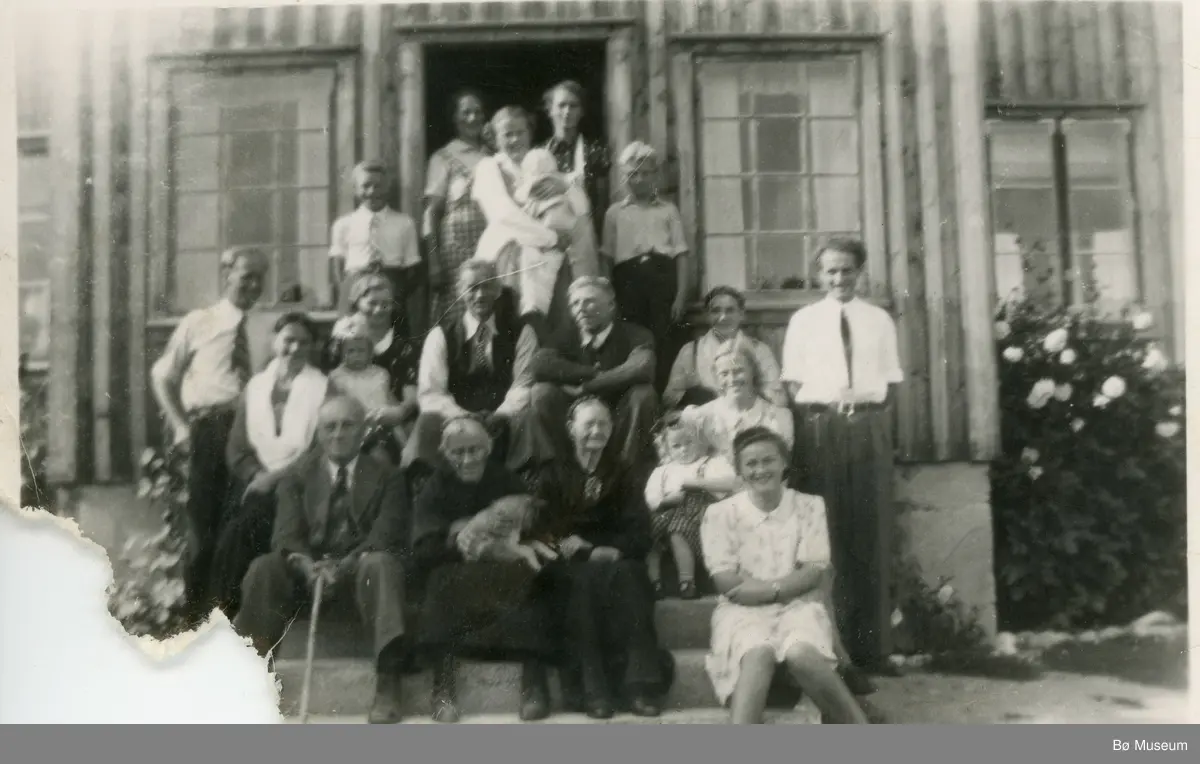 Frå Anne Nyhus sin 75 årsdag på Nyhus. - Bø Museum / DigitaltMuseum