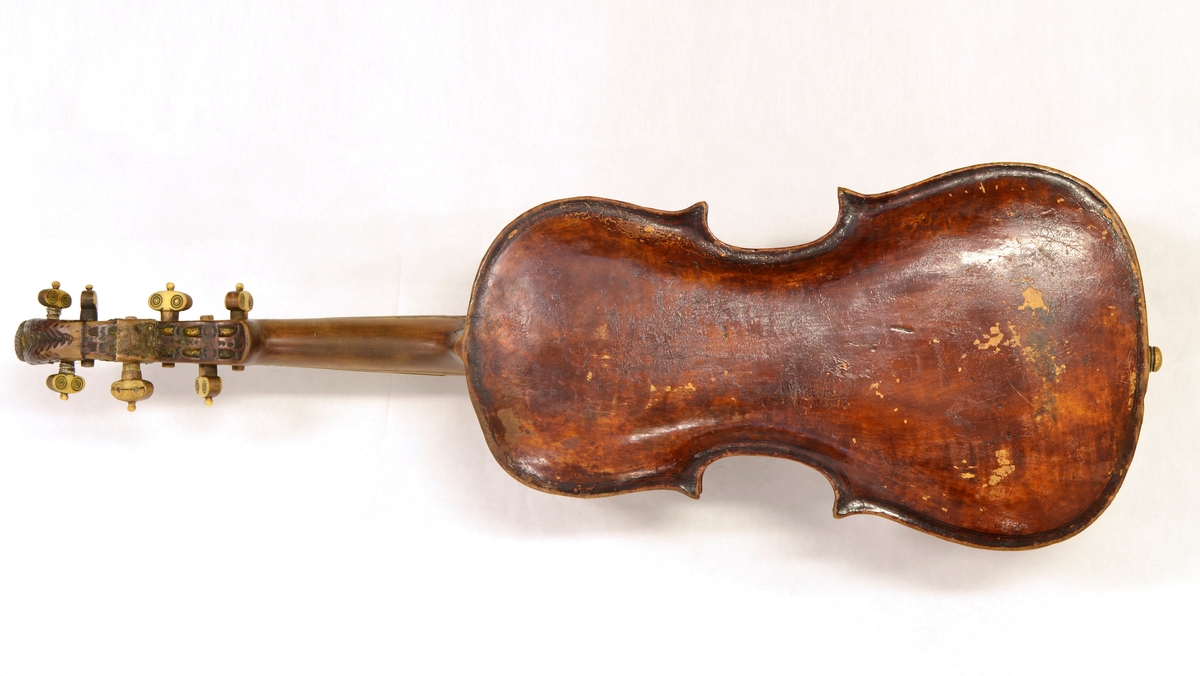 Hardingfele - Valdres Folkemuseum / DigitaltMuseum