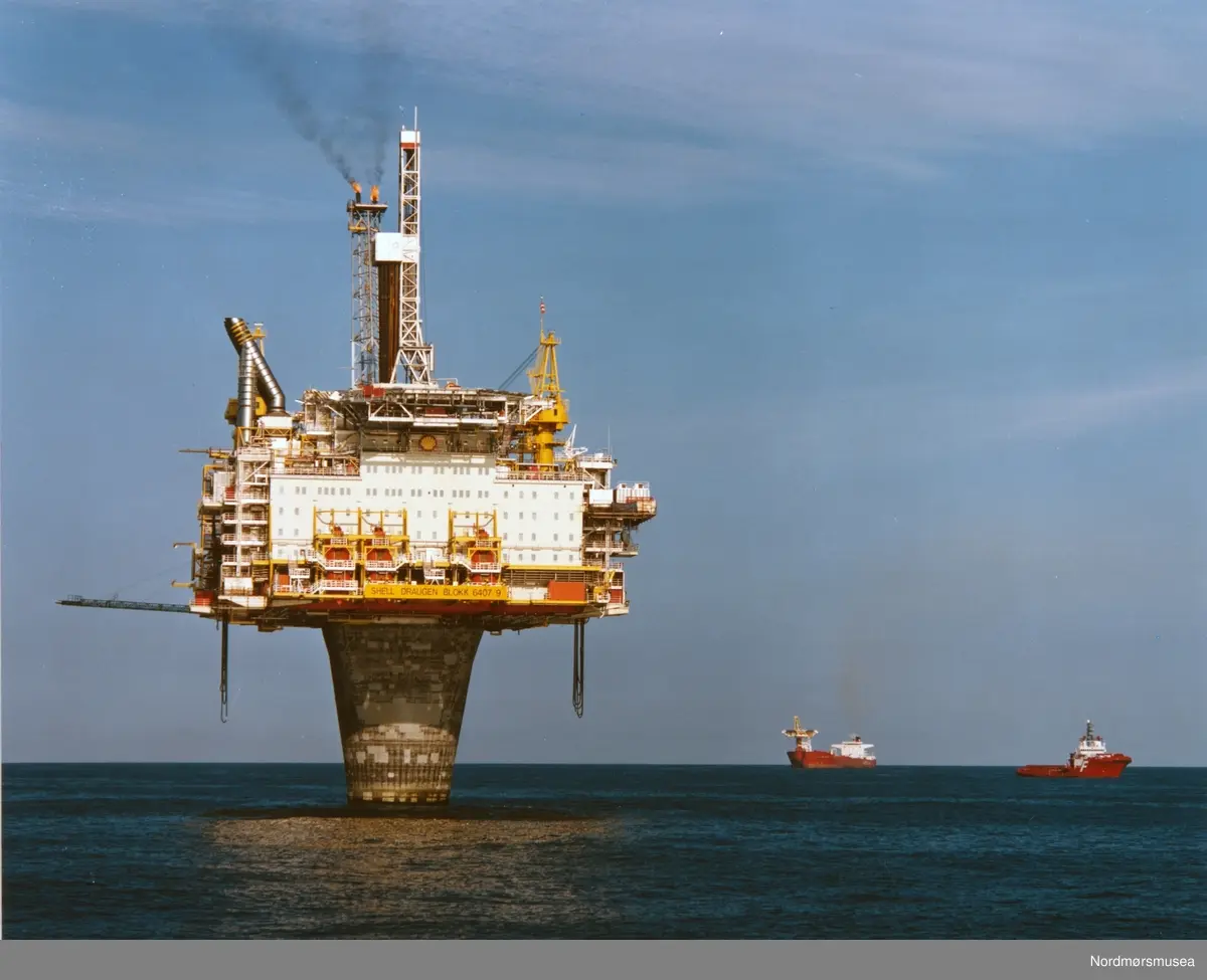 Draugen olje plattform supply. - Bildet er fra avisa Tidens Krav sitt ...