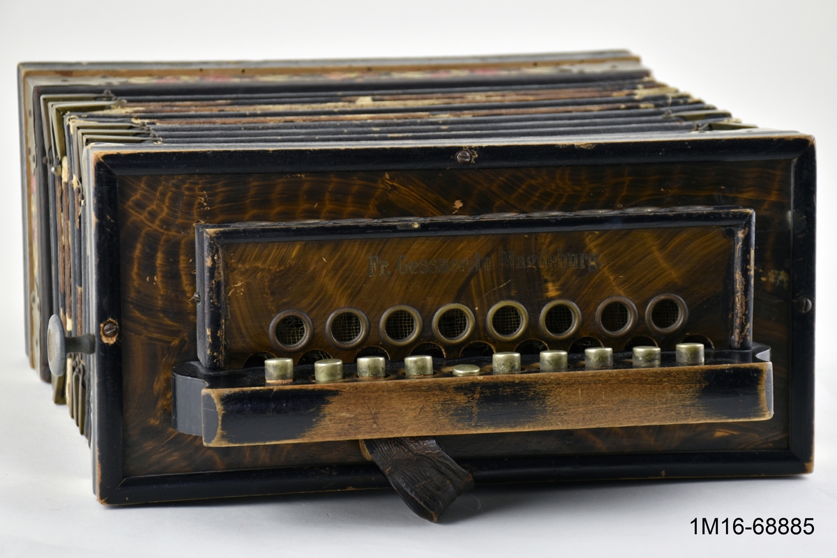 Dragspel - Västergötlands museum / DigitaltMuseum