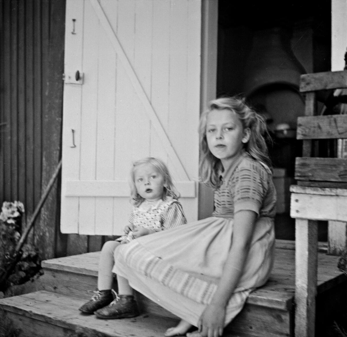 Vid Runebergs sommarställe i Nissarå. Finland. - Västernorrlands museum ...