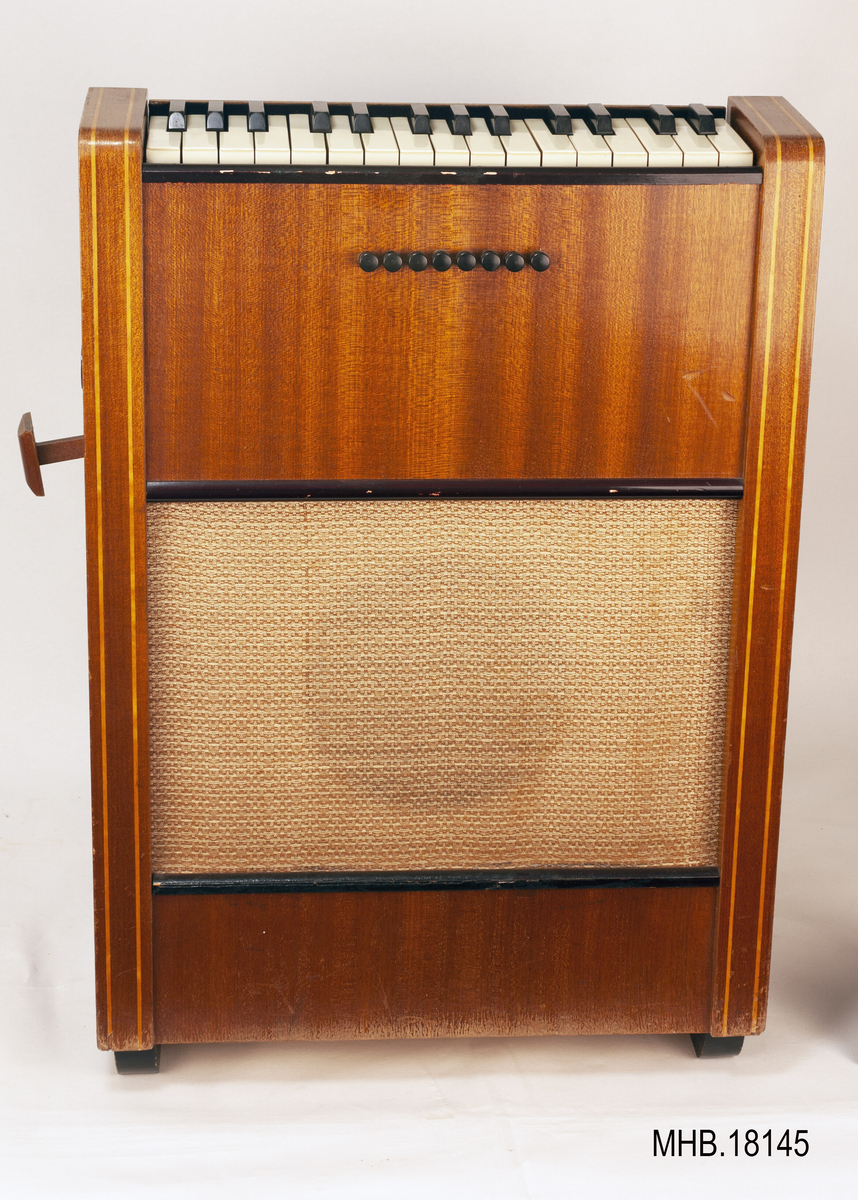 El-orgel - Haugalandmuseet / DigitaltMuseum