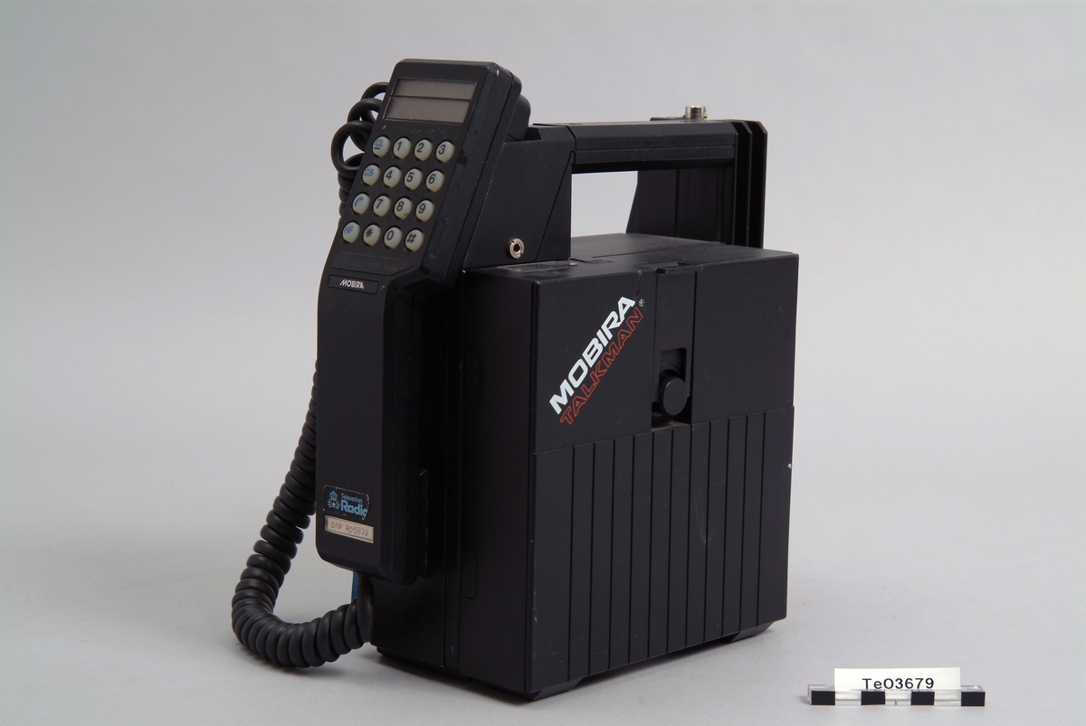 Mobiltelefon - Tekniska museet / DigitaltMuseum