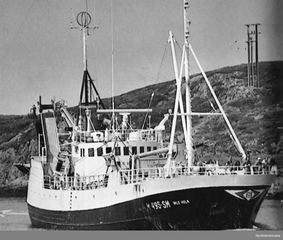 M/S Nils Holm Kallesignal LAIZ Rederi Nils Holm's Sønner, Vestsmøla ... M/S Nils Holm Kallesignal LAIZ Rederi Nils Holm's Sønner, Vestsmøla ...