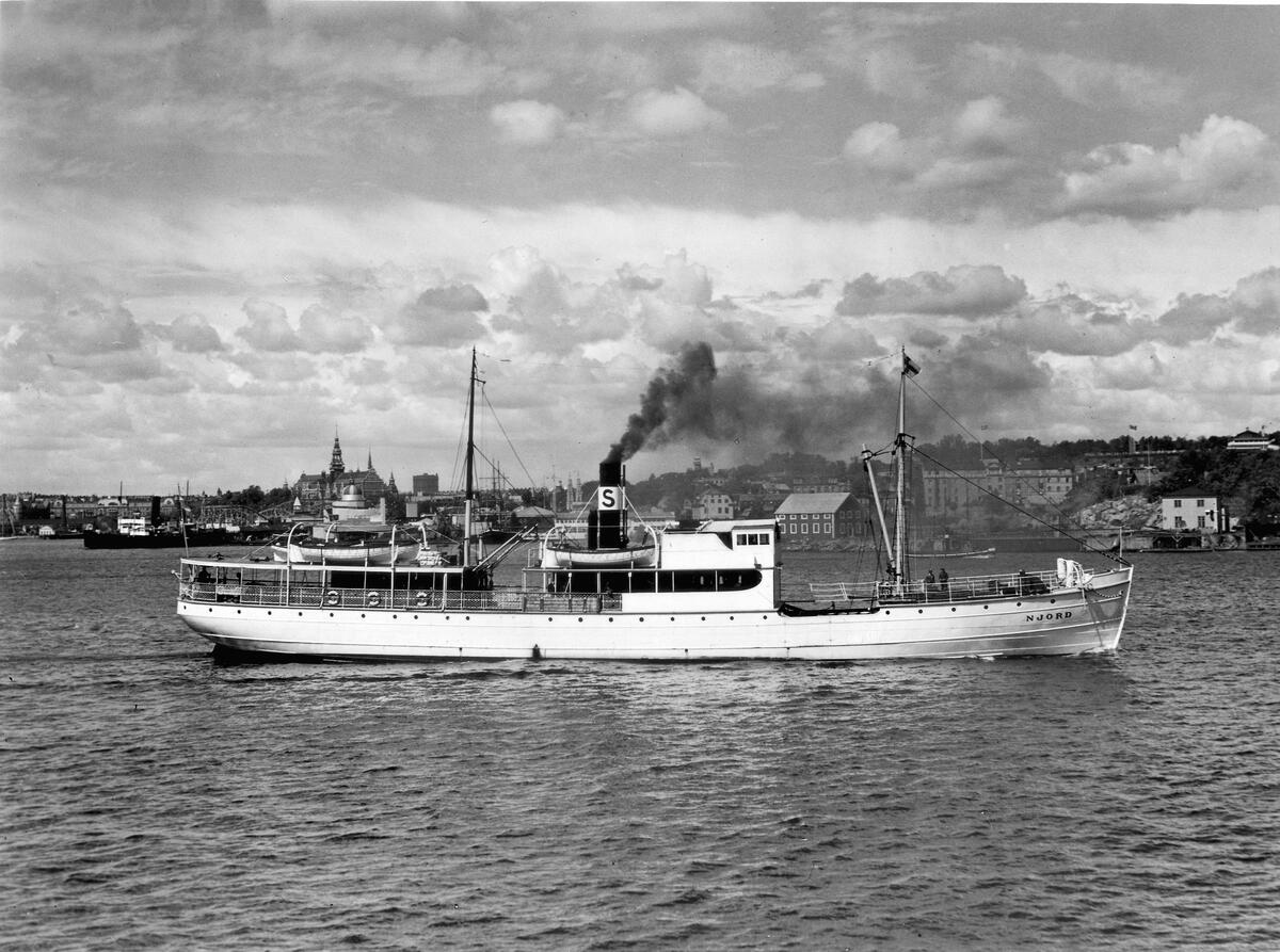 Från 1850-talet fram till 1930-talet var \"Njord\" i trafik ...