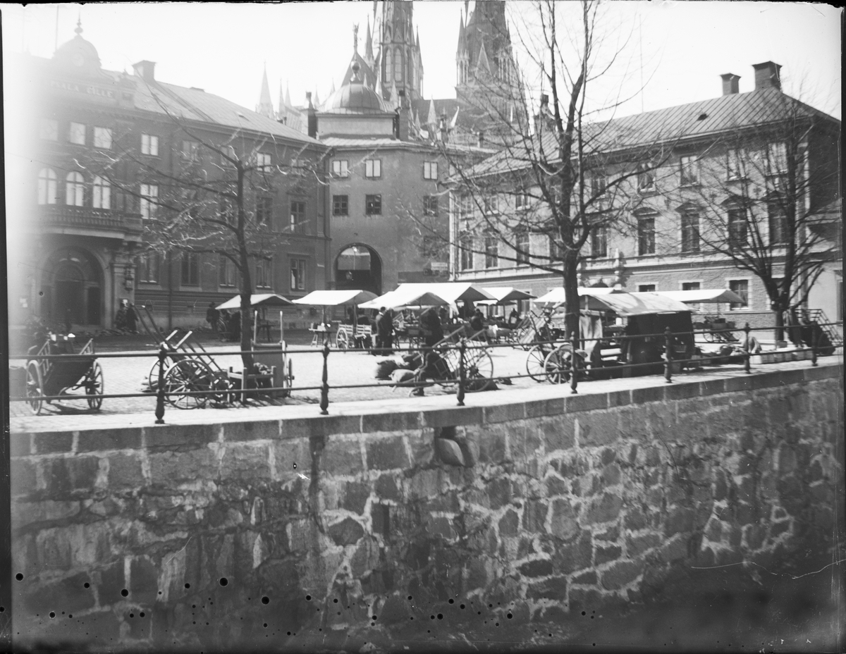 Torghandel på Fyris torg, Uppsala - Upplandsmuseet / DigitaltMuseum