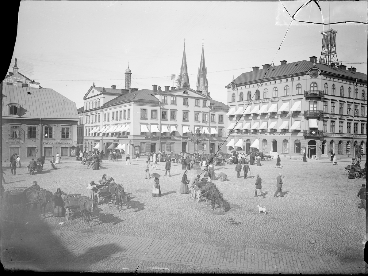Stora Torget mot Uppsala domkyrka, Uppland - Upplandsmuseet ...