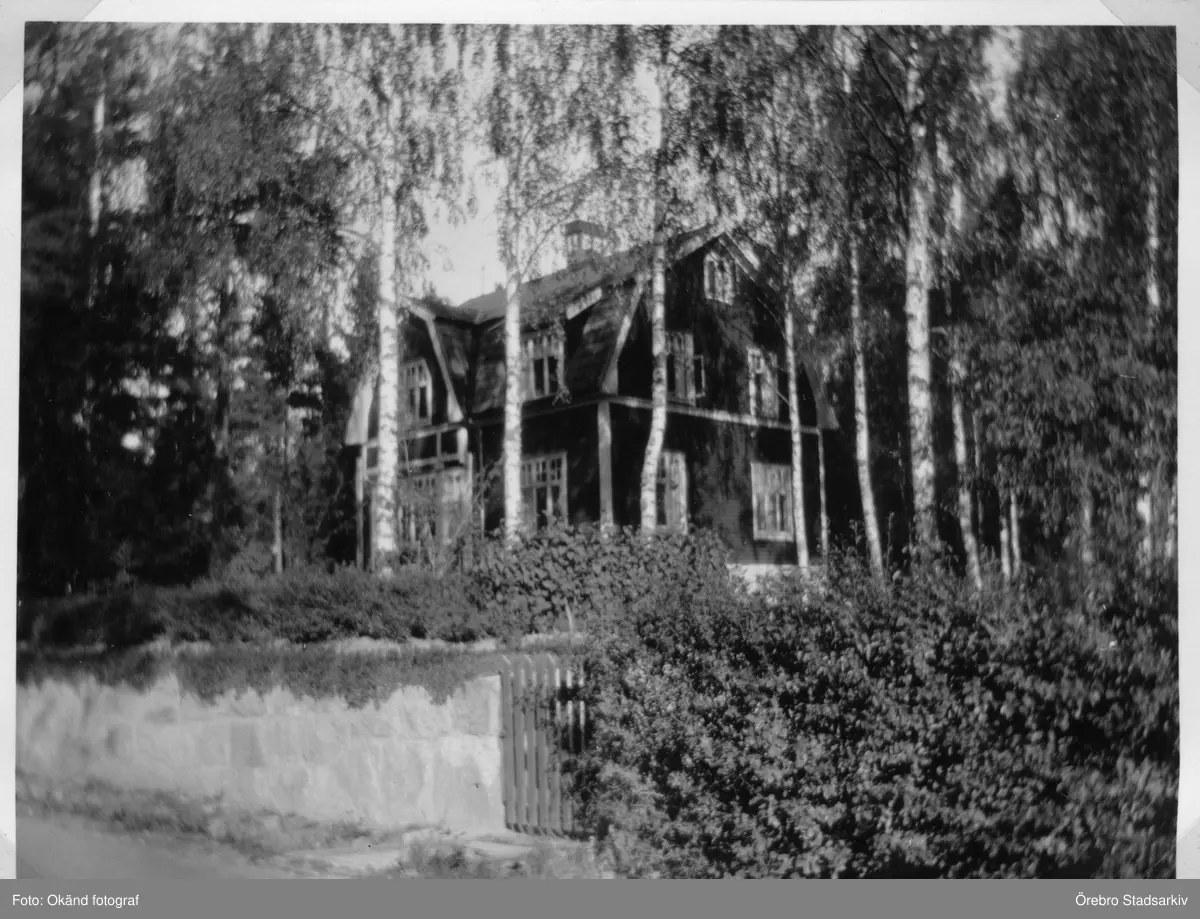 Villa Tyrishäll från gatan på Glomman, 1934 före - Örebro Stadsarkiv ...