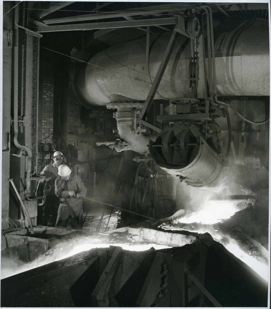 Fagersta stad, Fagersta kn. Tappning av masugn, Fagersta bruk, 1964. - Västmanlands läns museum ...