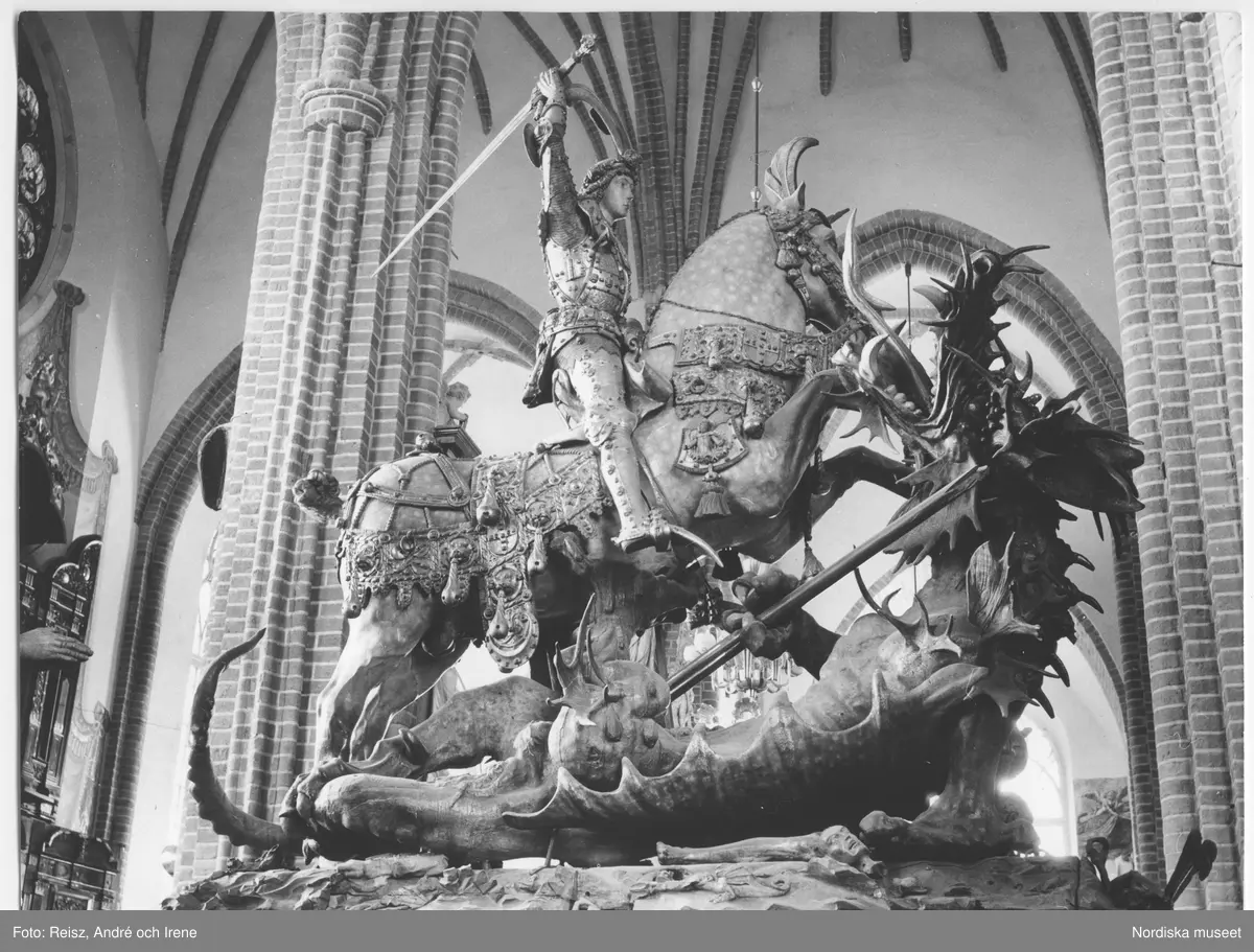 Stockholm. Statyn av St Göran och draken av Bernt Notke i Storkyrkan ...