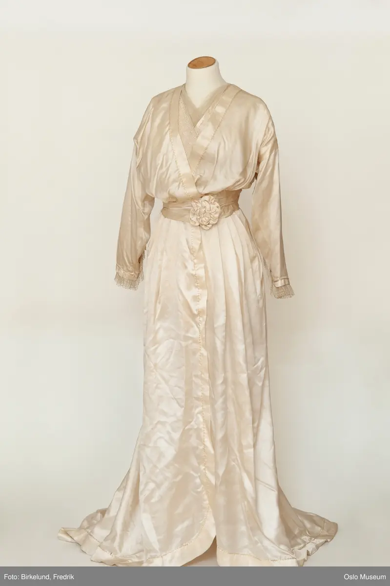 kjole - Oslo Museum / DigitaltMuseum