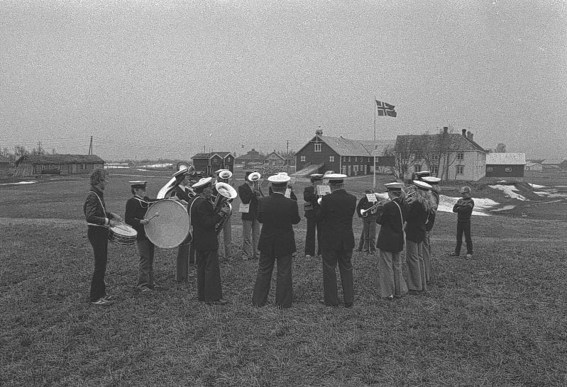 17. mai, Korps, Instrumenter, Uniformer, Flagg, Gård - Anno Musea i ...
