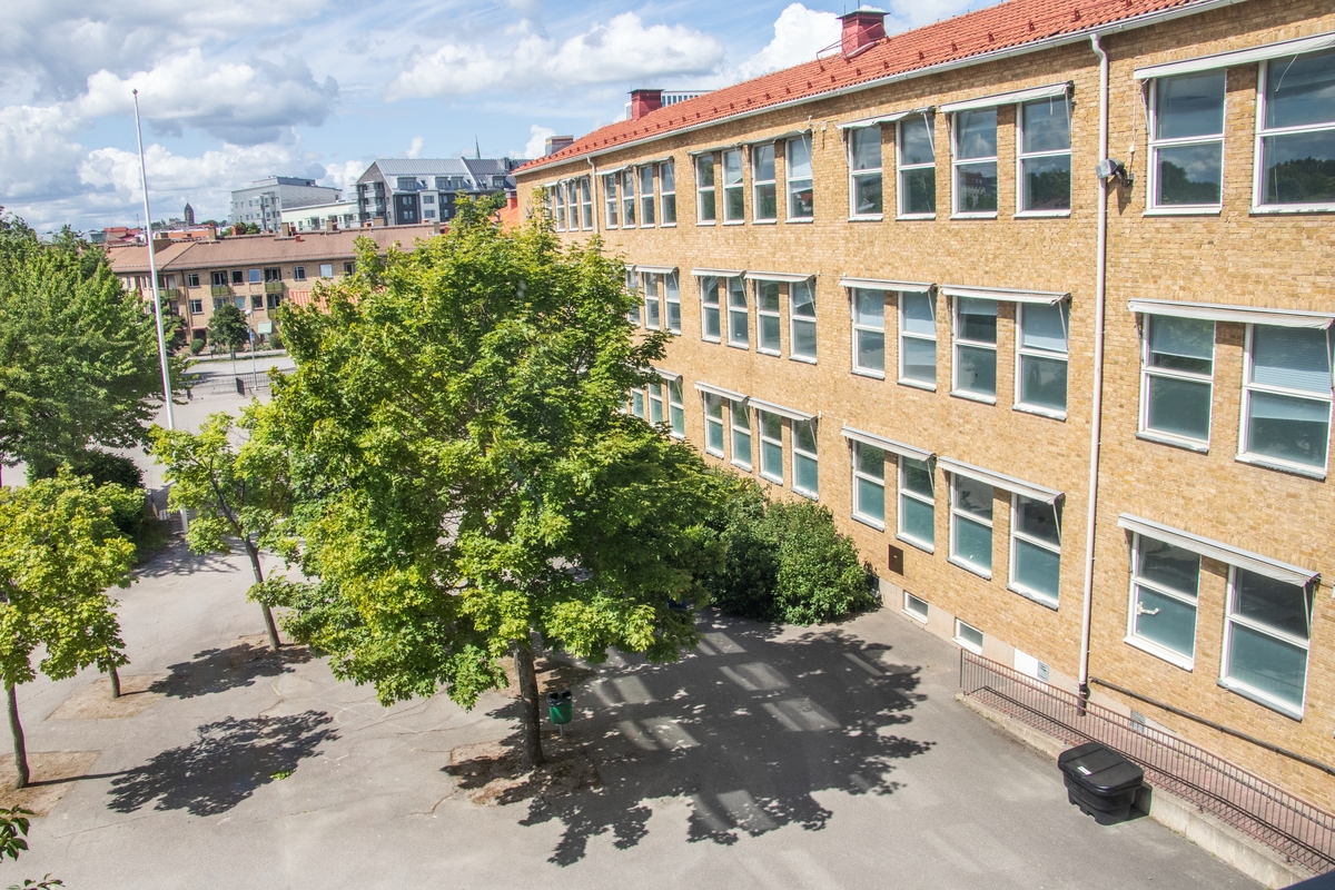 Kungsbergsskolans skolgård - Bild Linköping / DigitaltMuseum