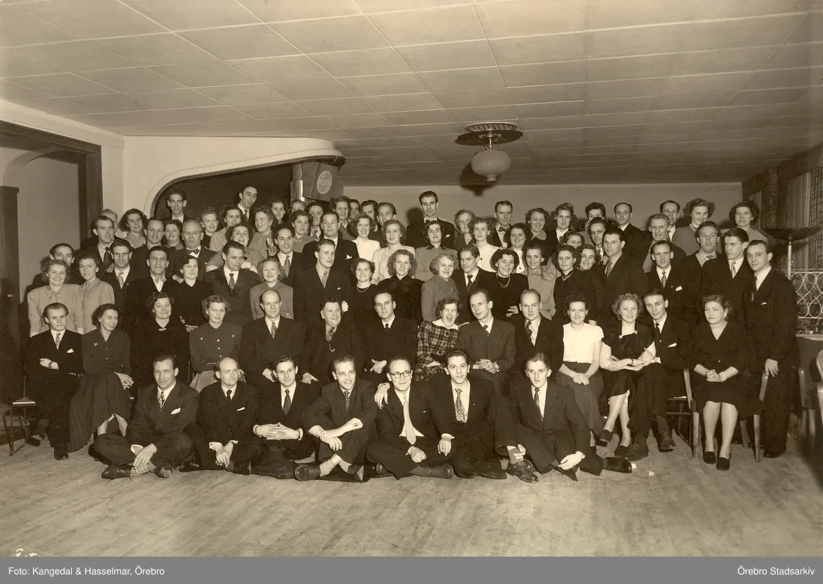 Gruppbild, 1940-tal - Örebro Stadsarkiv / DigitaltMuseum