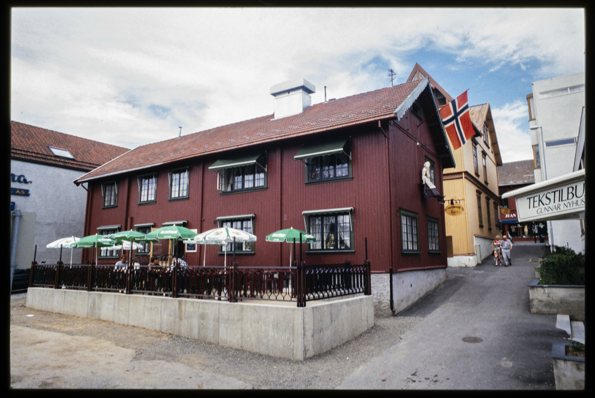 Lillehammer like etter OL 1994. "Vertshuset Solveig", seinere "Dinner ...