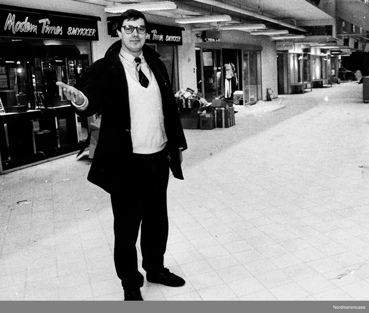 Stig Olav Jacobsen, født 1955, 6636 Angvik. Gründer i hotell/reiseliv, kolonial etc Daglig leder ...