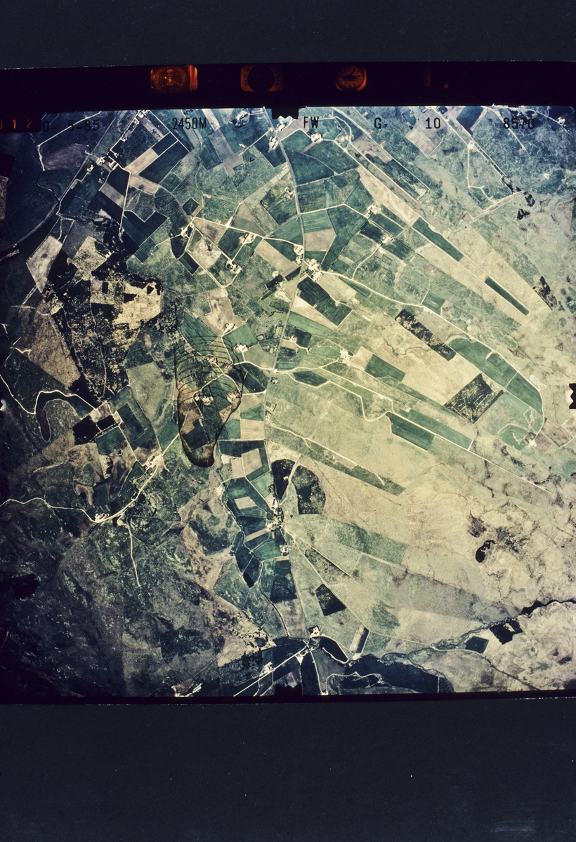 Repro av flyfoto, 8870, Hå k. (farge) - Arkeologisk museum ...