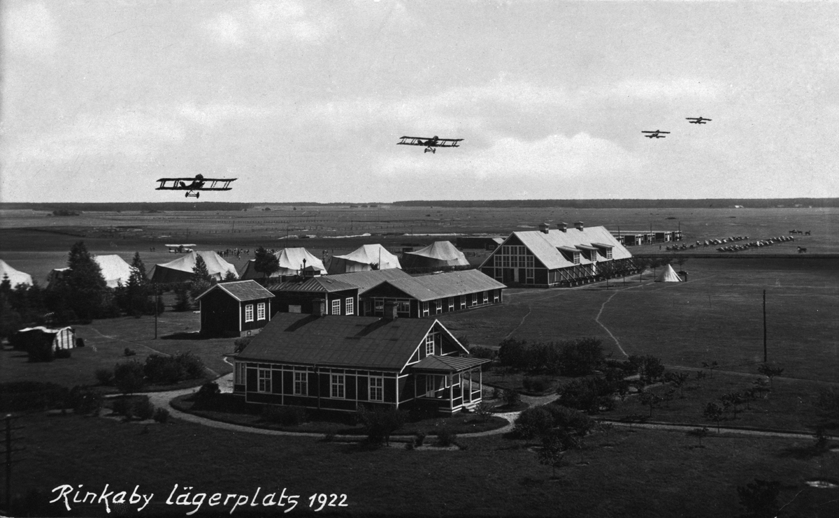 Vykort. Flygbild av Rinkaby lägerplats 1922. Med montage av fyra ...