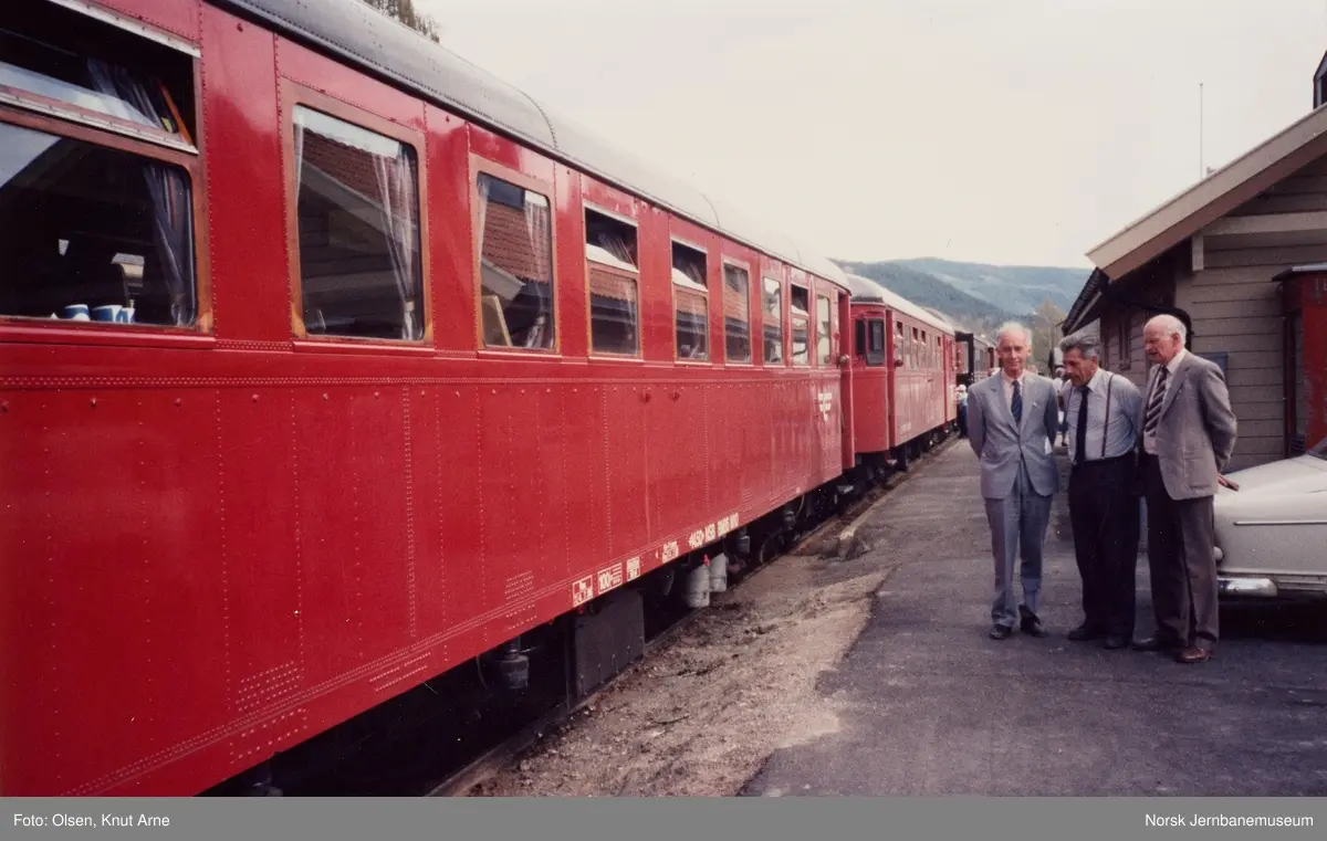 Dieselmotorvogn BM 86 10, styrevogn BFS 86 98 eller 99 og ...