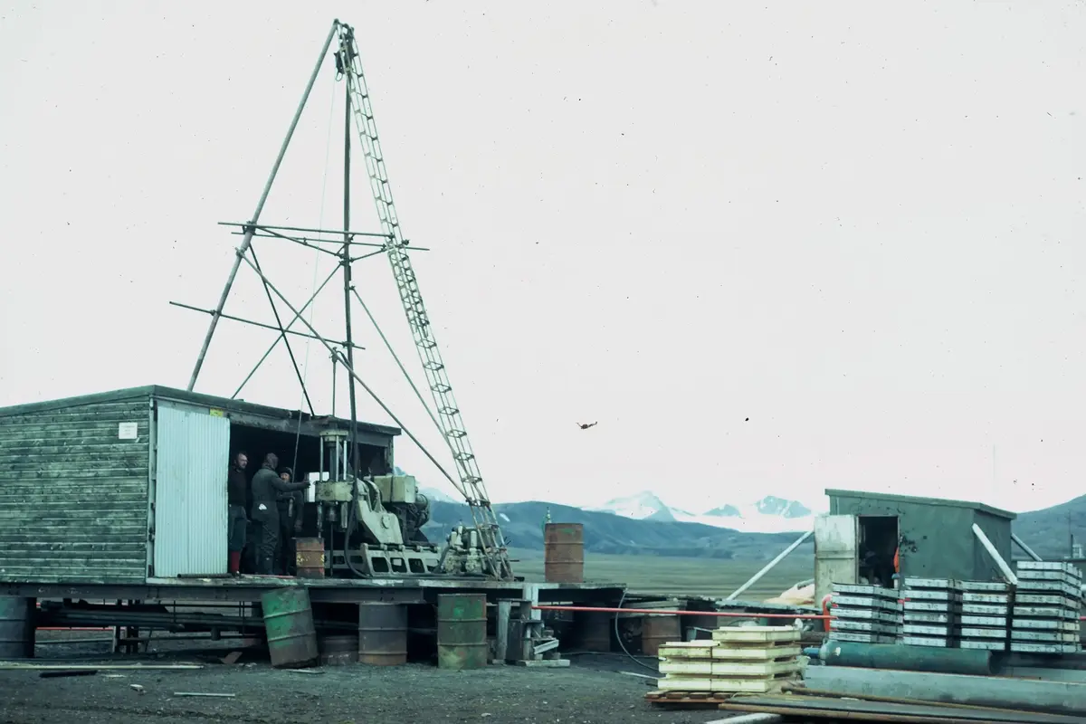 Oil and gas prospecting - Svalbard Museum