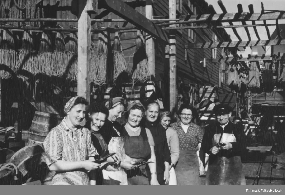 Vardøværingene drev intenst linefiske i etterkrigsårene. Her er en ...