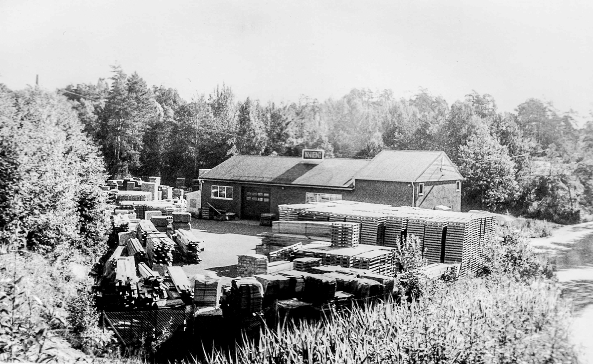 Kragerø fengsel har en arbeidsplass for innsatte ved Årøsvingen. 1980 ...