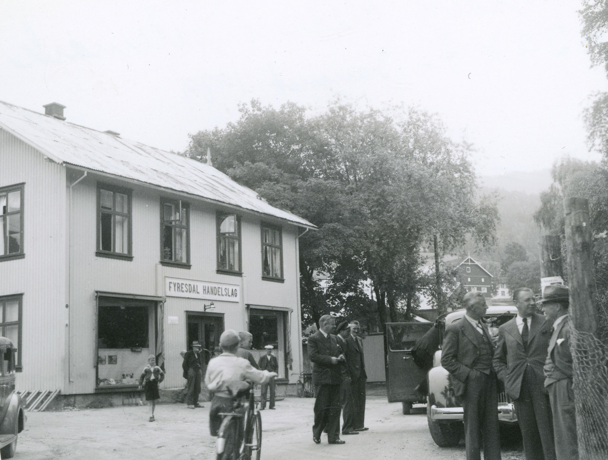 Fyresdal kyrkjebygd (Folkestadbyen) 10. august 1939. Bildet er tatt ...