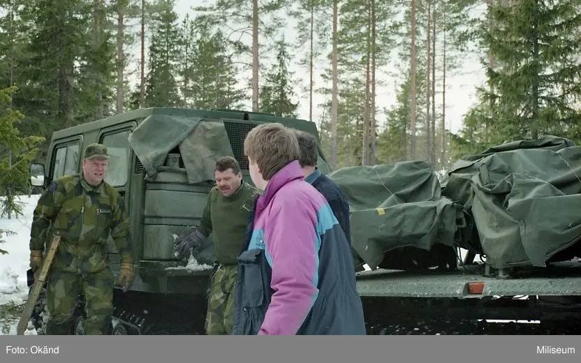 Bandvagn 206. Fältarbetscentrum. - Miliseum / DigitaltMuseum
