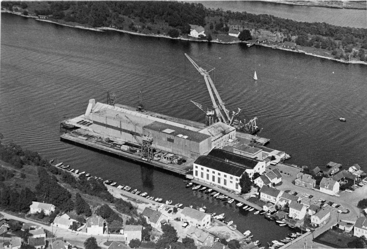 Flyfoto Langesund, Smiodden med Langesund Mekanisk Verksted. - Telemark ...