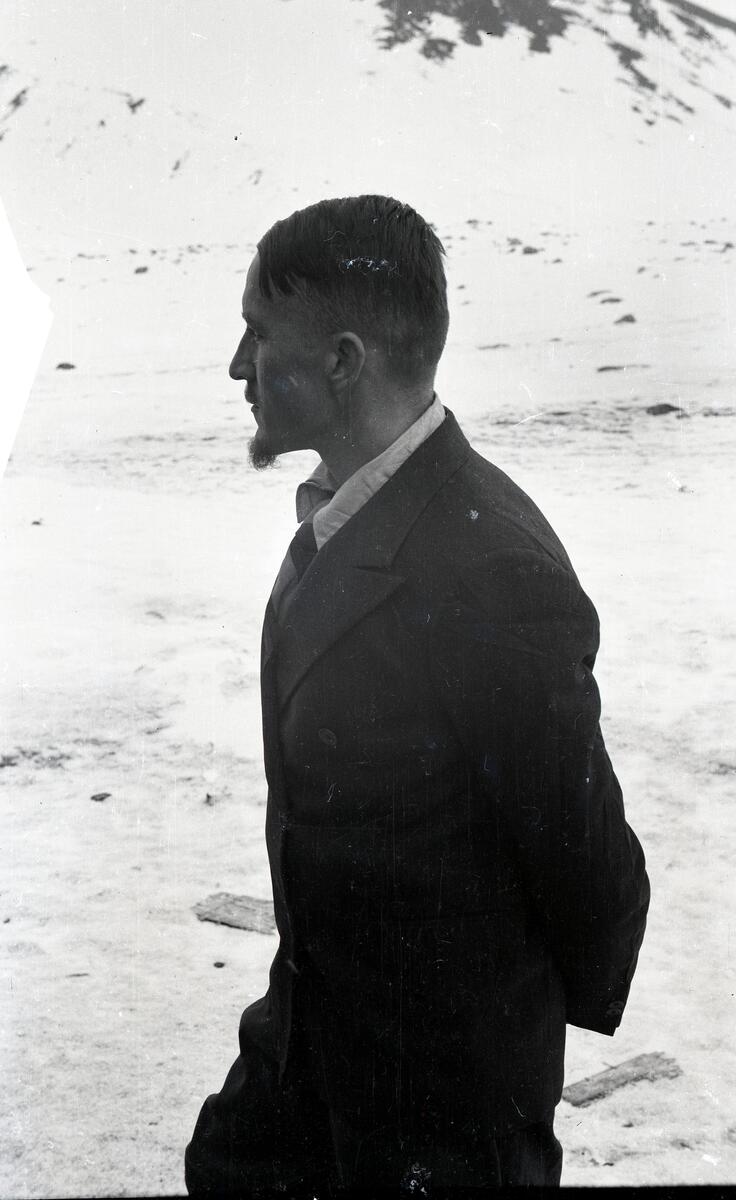 Bilde etter Abram I Gilbo, som var i Pyramiden i 1946-1948(oppbygging ...