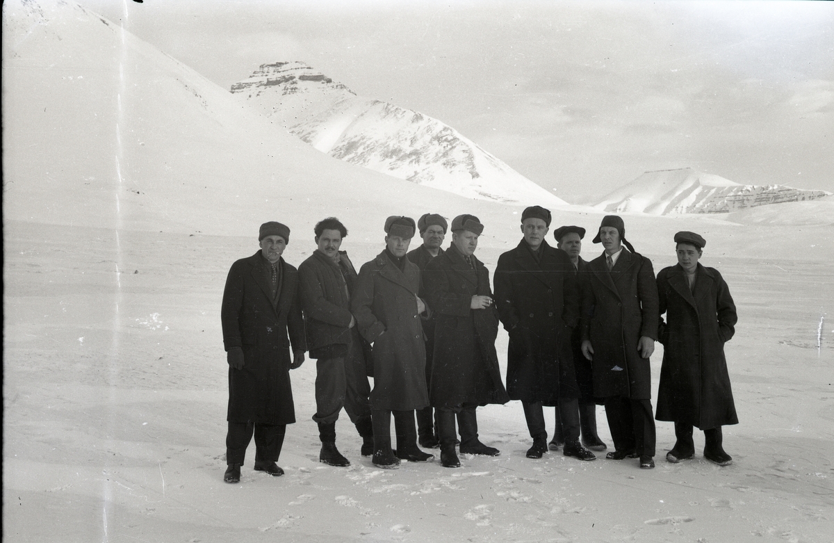 Bilde etter Abram I Gilbo, som var i Pyramiden i 1946-1948(oppbygging ...