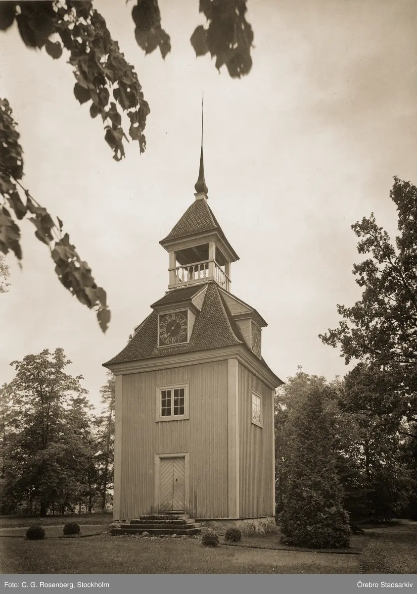 Klockstapel vid Bystad herrgård, 1930 - Örebro Stadsarkiv / DigitaltMuseum