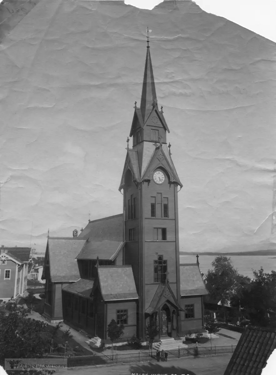 Molde kirke, Molde kirke innviet 23/3-1887, brant 29/4-1940 ...