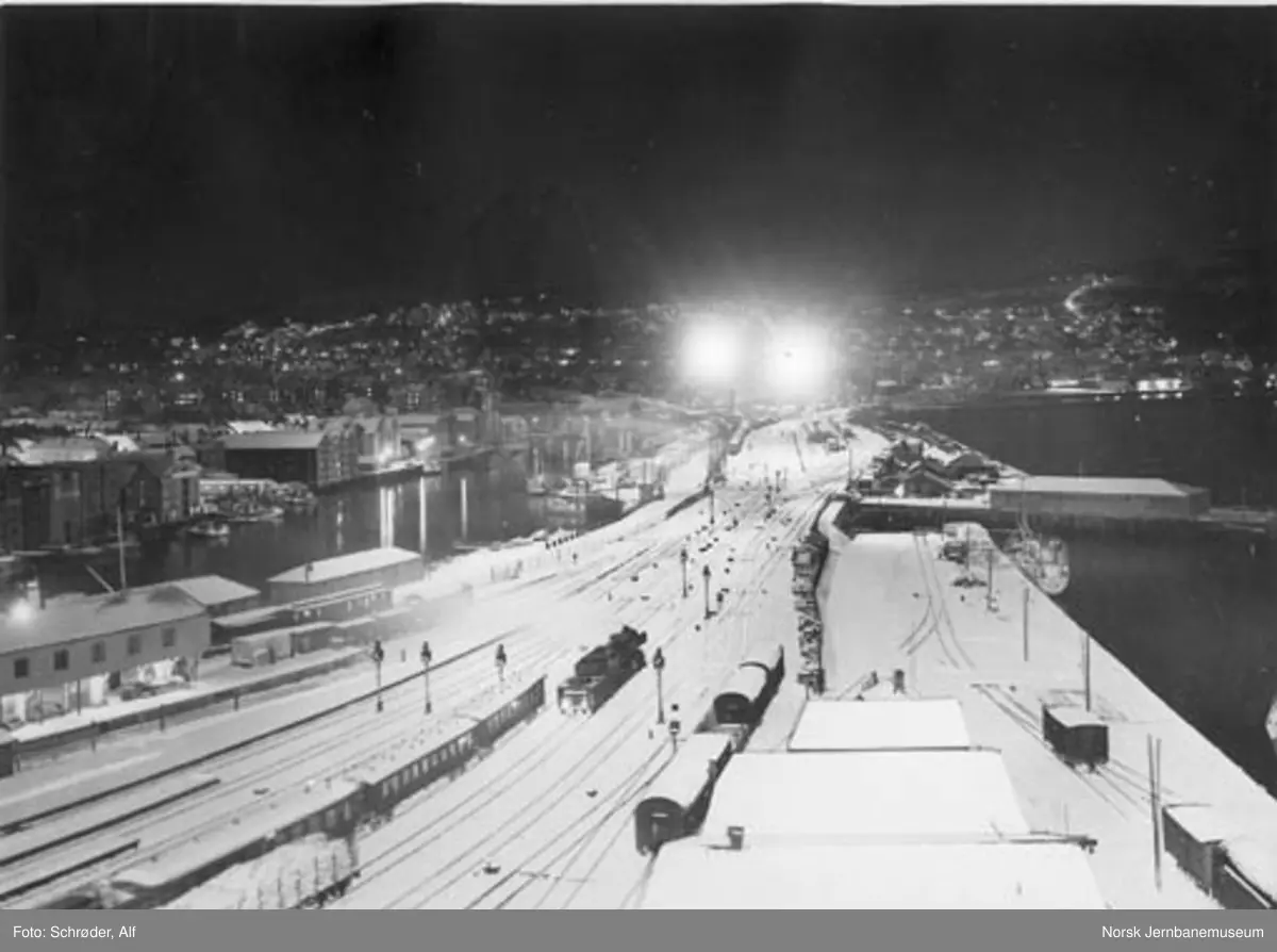 Oversiktsbilde over Trondheim stasjon, vestre stasjonstomt, med ny ...